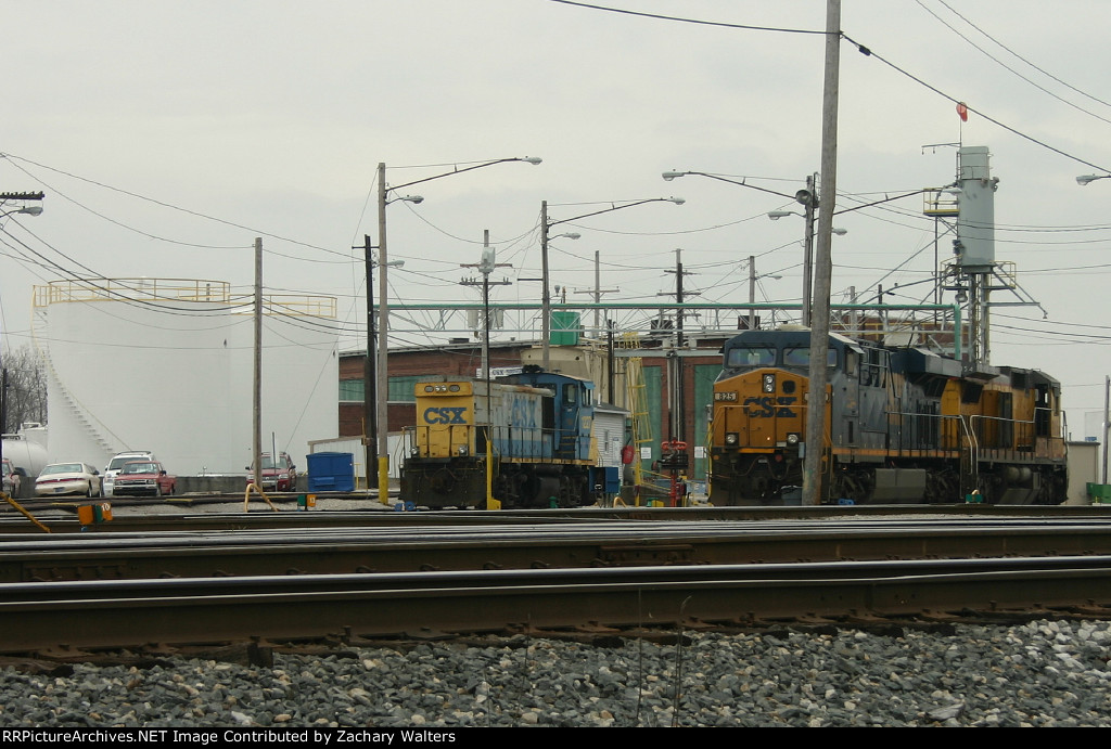 CSX 1227 825 CREX 9054